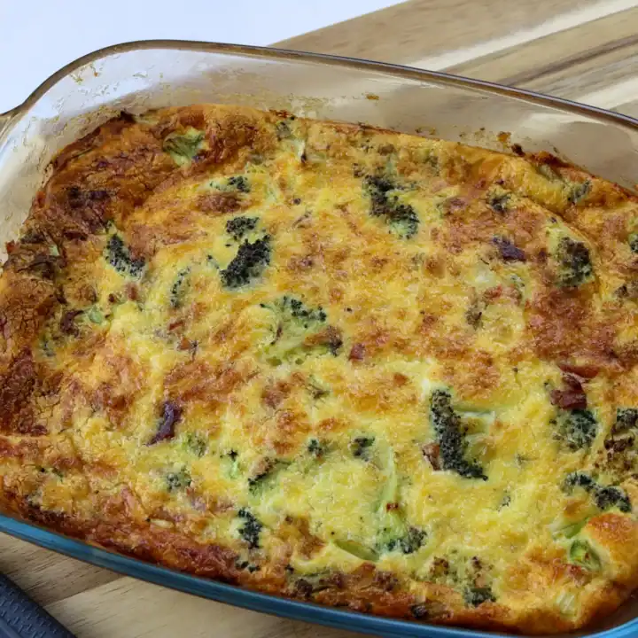 Easy Broccoli, Cheese, and Bacon Crustless Quiche - Amusing Foodie