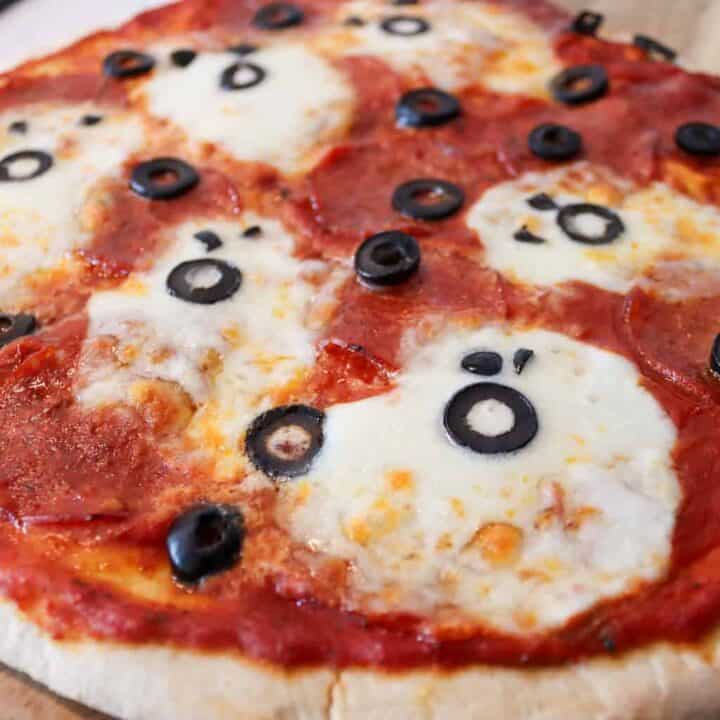 Spooky & Delicious: Ghost Pizza Recipe for a Hauntingly Fun Halloween ...