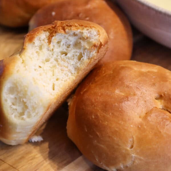 Soft Dinner Rolls (Fluffy, Buttery & Easy) - Amusing Foodie